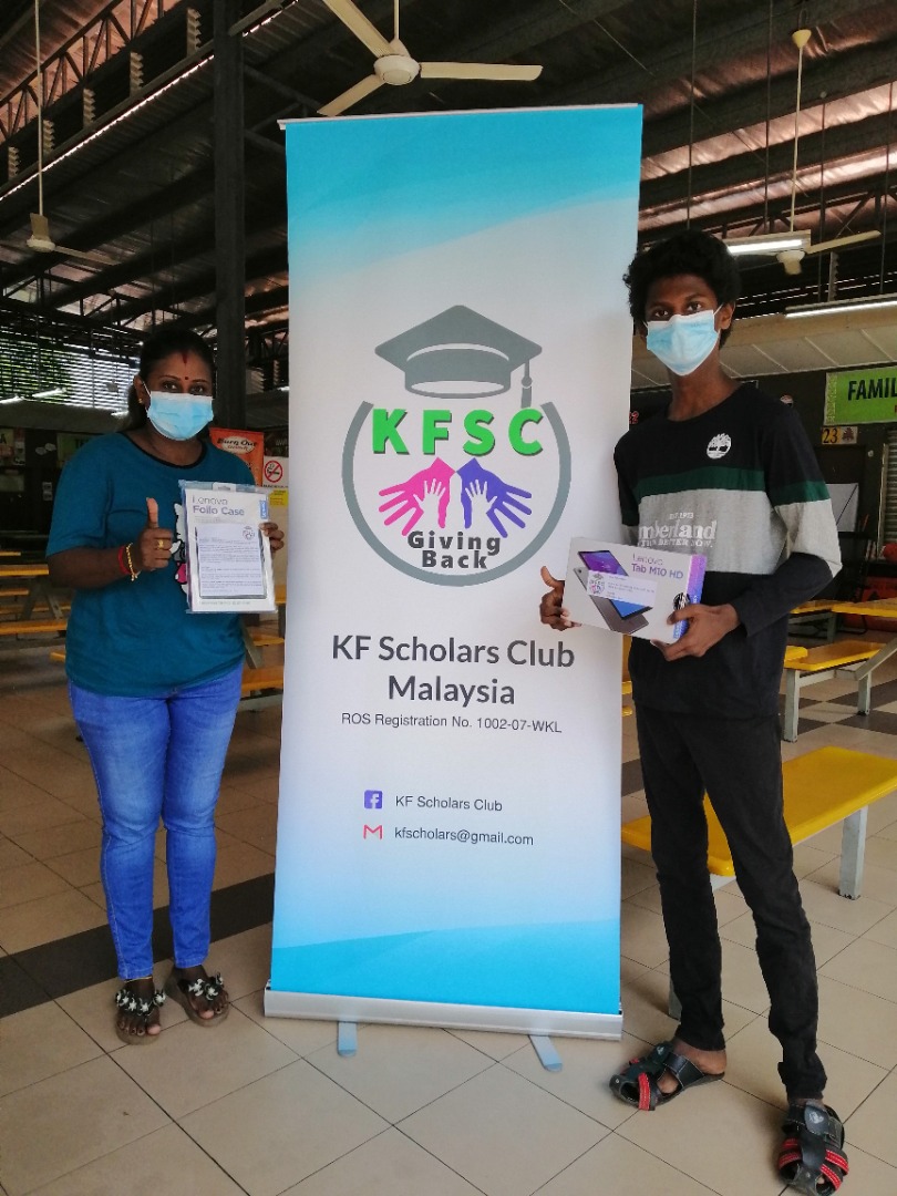 Another 10 Students received Tablets donated by KFSC – KF Scholars Club
